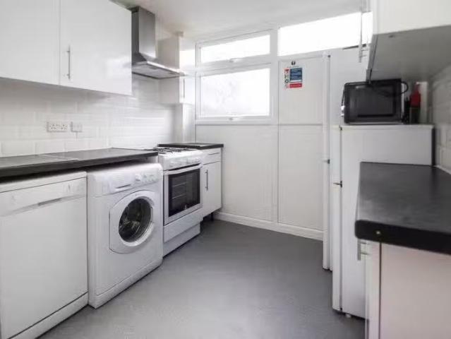 Just in! 6 bedroom semi detached house for rent in VIRTUAL VIE.