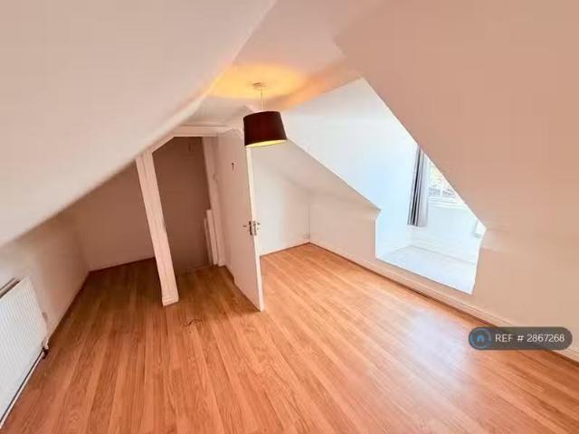 Cheap 6 bedroom terraced house for rent in Ashley Terrace, Bat.