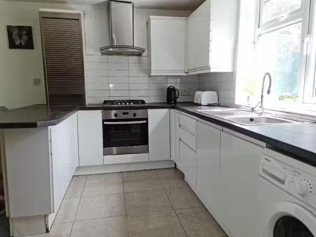 Nice 6 bedroom town house for rent in Rebecca Drive, Selly Oak.