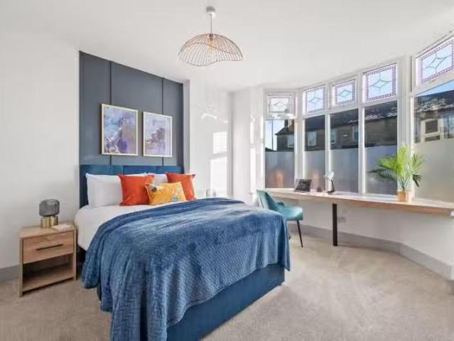 Unique 8 bedroom house of multiple occupation for rent in Tong.