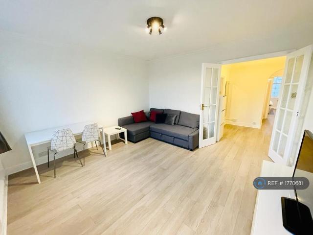 New College Court, London, NW3 1 bed flat to rent £2,300 pcm £531 pw