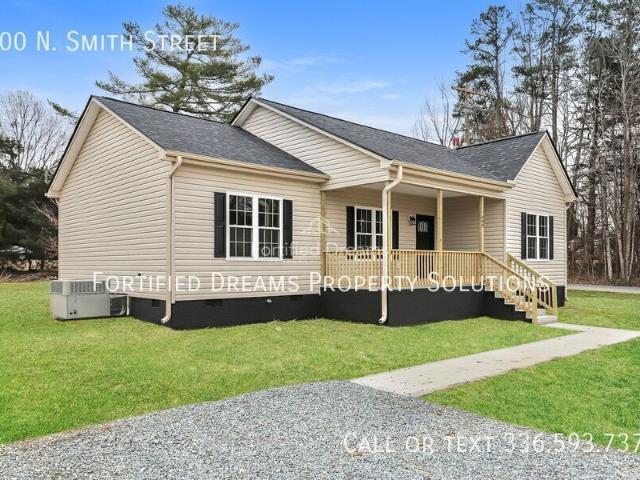 New Construction in DOWNTOWN LIBERTY!