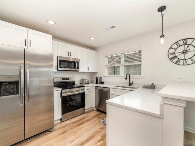 New Construction Townhouse with Dining area, Livi