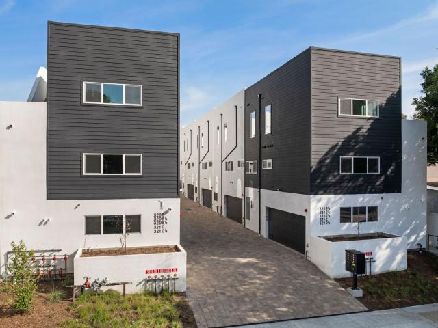New Construction 3 Bedroom/4 Bath Townhouse