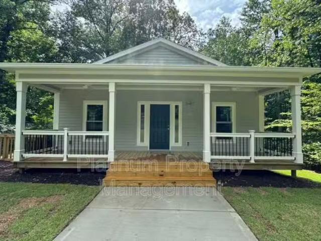 NEW Construction 3 bedroom home on lake front lot 8004 Beachw.