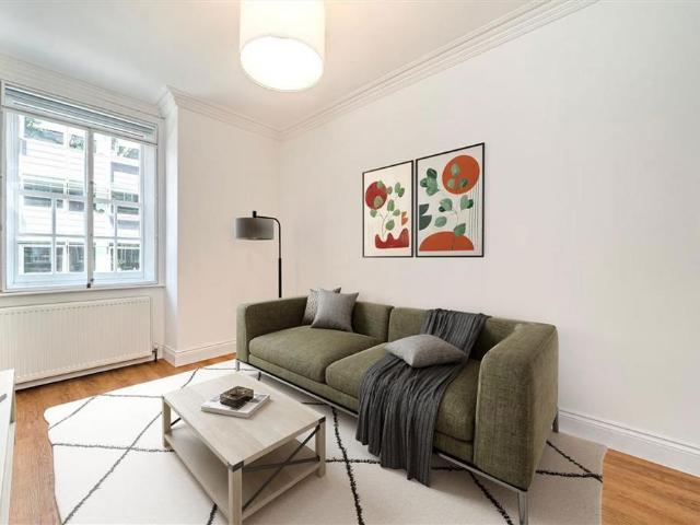 New Cavendish Street, London W1W 1 bed flat to rent £2,700 pcm £623 pw