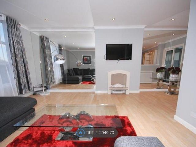 New Century House, Aberdeen AB11, 3 bed flat to rent, £1,850 pcm | PrimeLocation