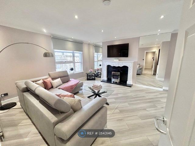 New Century House, Aberdeen AB11, 3 bed flat to rent, £3,600 pcm | PrimeLocation