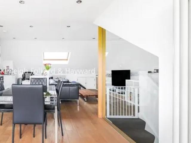 New Century Inn, 112 Shepherds Bush Road, London, W6 7PD, United Kingdom | 2 bed apartment for rent #140400282 | Rentberry
