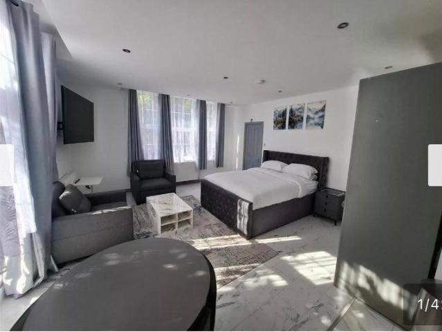 New Church Road, London SE5 1 bed flat to rent £2,000 pcm £462 pw
