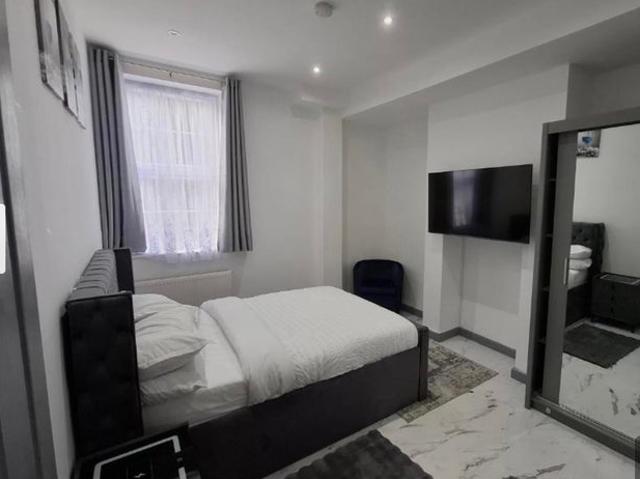 New Church Road, London SE5, Room to rent, £1,200 pcm | PrimeLocation