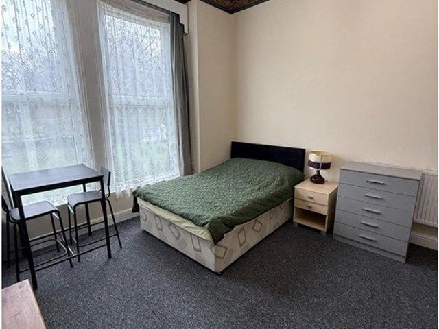 New Chester Road, Wirral CH62, Room to rent, £630 pcm | PrimeLocation