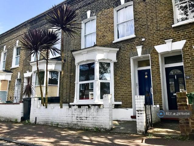 New Cross, London, SE14 2 bed flat to rent £2,450 pcm £565 pw