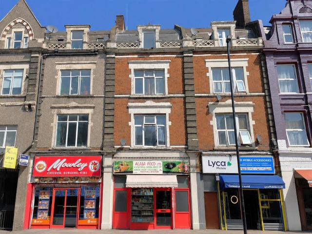New Cross Road, London 2 bed flat to rent £1,790 pcm £413 pw