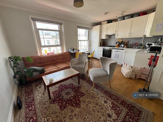 New Cross Road, London, SE14 4 bed flat to rent £3,900 pcm £900 pw