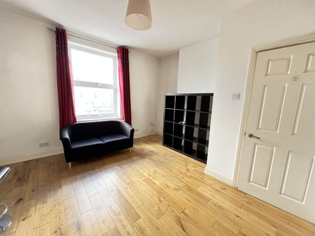New Cross Road, London SE14, 1 bed flat to rent, £1,500 pcm | PrimeLocation