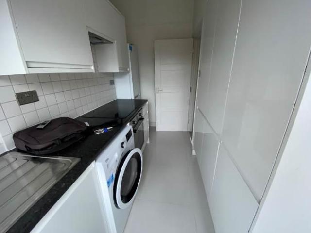New Cross Road, London SE14, 1 bed flat to rent, £1,550 pcm | PrimeLocation