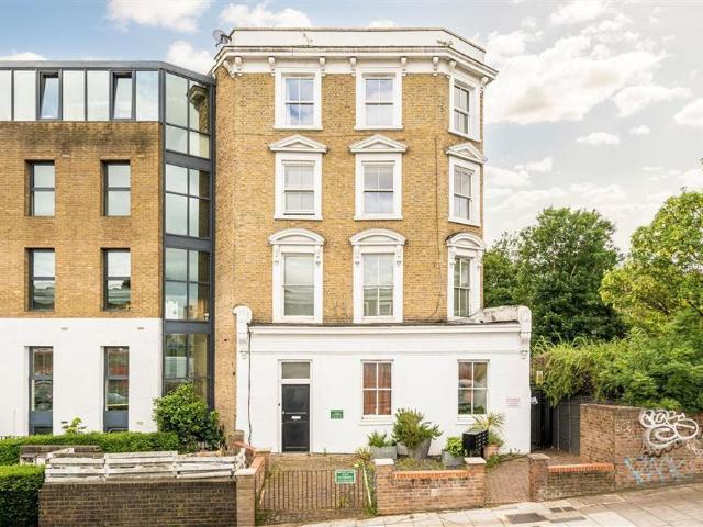 New Cross Road, London SE14 2 bed flat to rent £2,300 pcm £531 pw