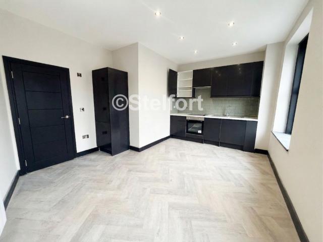 New Cross Road, London, SE14 3 bed maisonette to rent £2,900 pcm £669 pw