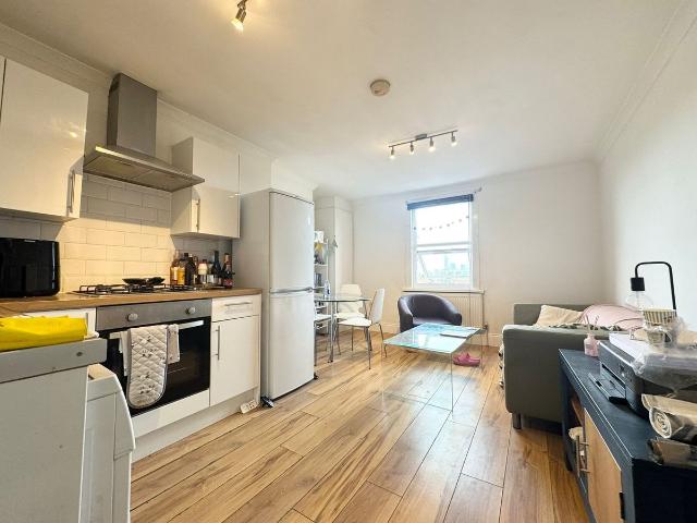 New Cross Road SE14, 2 bed flat to rent, £1,875 pcm | PrimeLocation