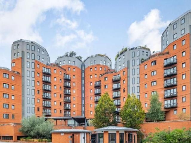 New Atlas Wharf, Arnhem Place, Westferry, Canary Wharf, London E14, 2 bed flat to rent, £2,448 pcm | PrimeLocation