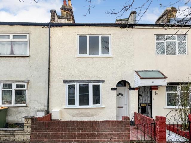 New Barn Street, London, E13 8JZ 3 bed terraced house to rent £2,350 pcm £542 pw