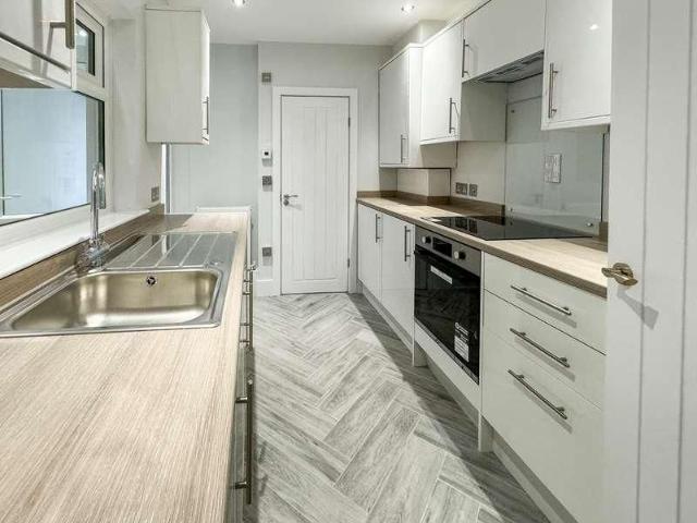 New Barn Street, London, E13