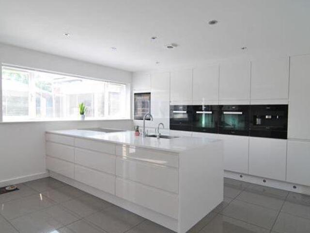New Barnet, Hertfordshire, 5 Bedroom Semi detached