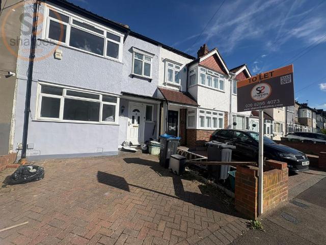 New Barns Avenue, Mitcham, London 4 bed house to rent £2,300 pcm £531 pw