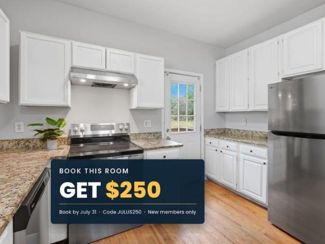 NEW Best deal in ATL! 55 4K Wifi TV Queen BedCle