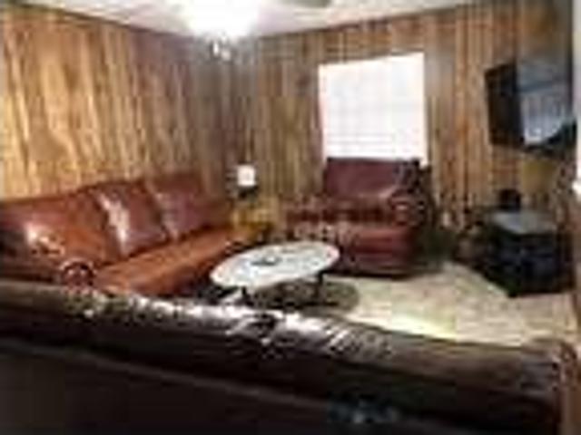 New Braunfels home with 2 bedrooms