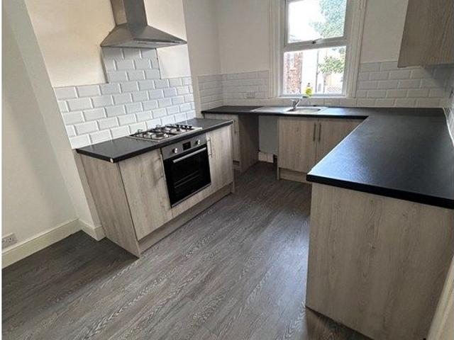 New Brighton, Wirral CH45, 3 bed flat to rent, £900 pcm | PrimeLocation