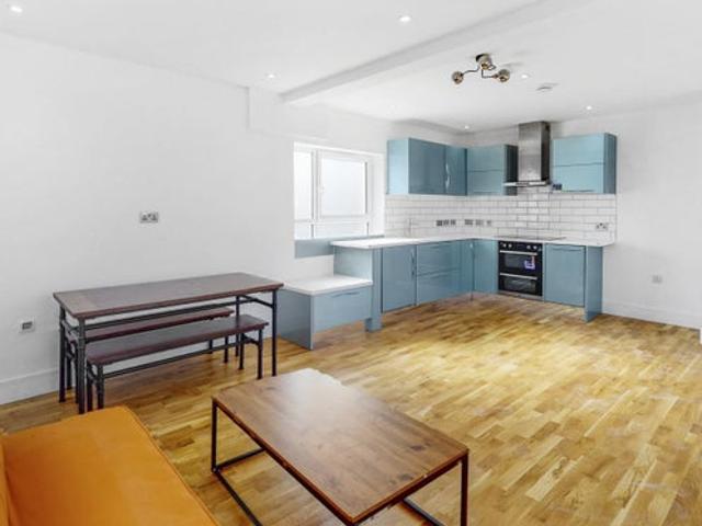 New build 2 double bedroom flat in Cricklewood