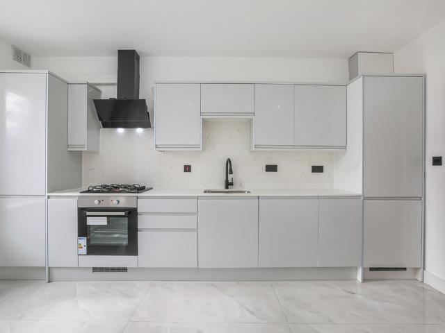NEW BUILD FLAT TO RENT IN CARSHALTON