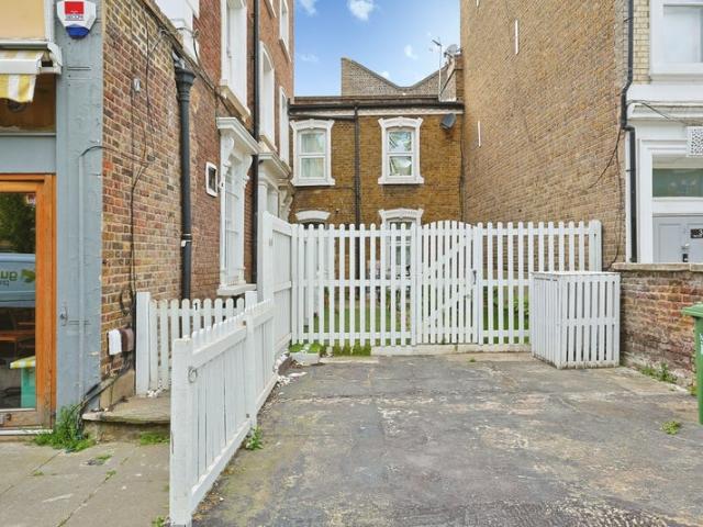 New Build Flat Whole Let Only