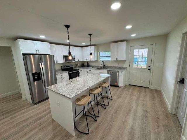 New Build home Gem | Private Porch | Spacious B