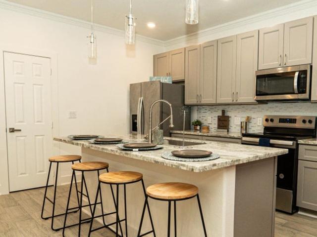 New build & modern Houston duplex with backyard an
