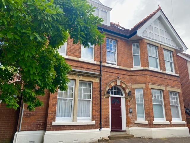 New Dover Road, Canterbury CT1, Studio to rent, £750 pcm | PrimeLocation