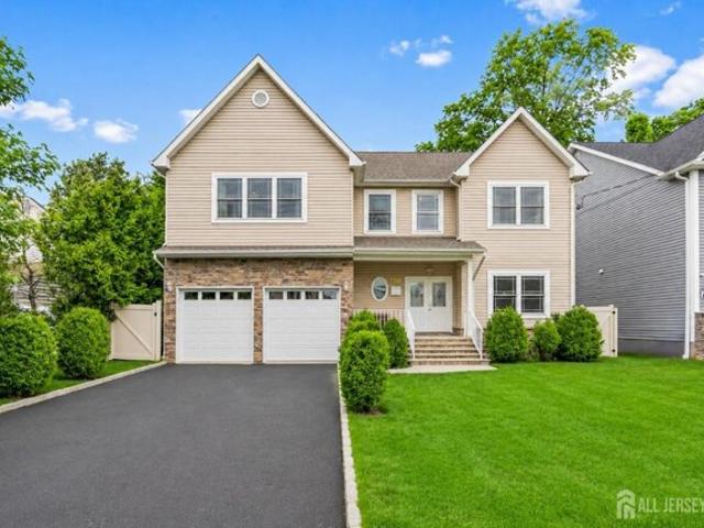 New Dover Rd, Colonia, Home For Sale
