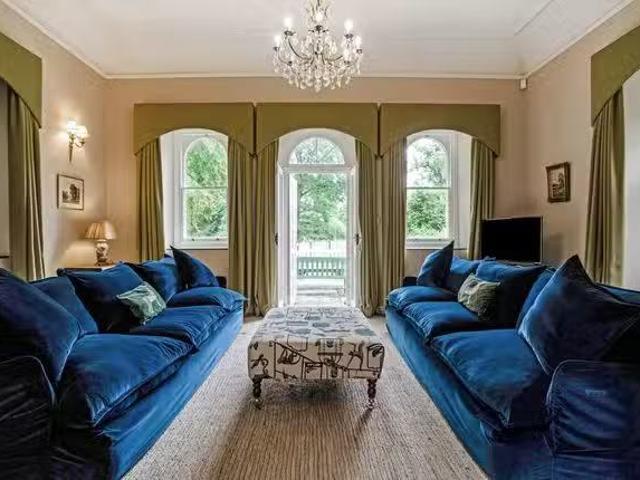 Deal! Detached house to rent in Kirtlington Park, Kirtlington.
