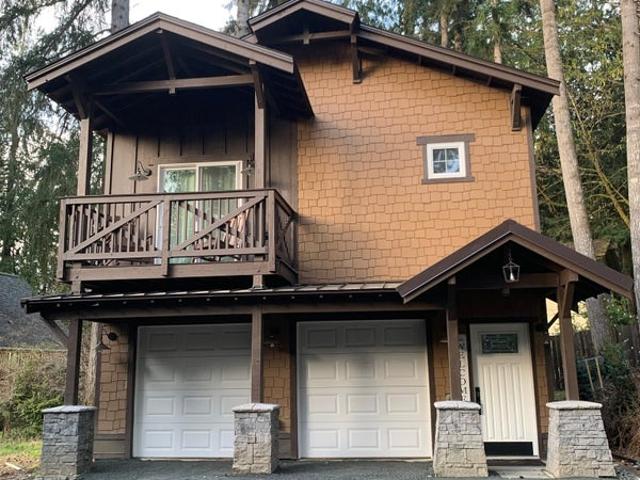 New detached waterfront 1 BR home