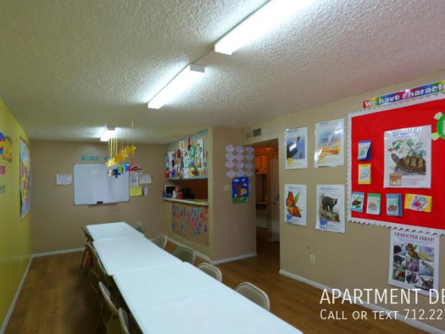 New deal! huge flat with washer/dryer connections! apartments in Southwest Houston