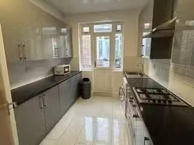 Just in! Duplex to rent in St. Pauls Avenue, London NW2