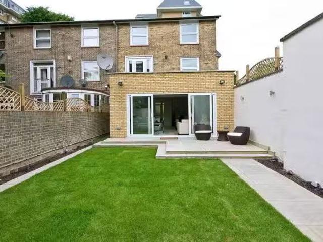 Unique End terrace house to rent in St Johns Wood, London NW8