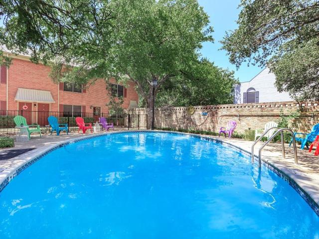 New England Village 2 Bedroom Apartment for Rent at 130 Melrose Pl, San Antonio, TX 78212