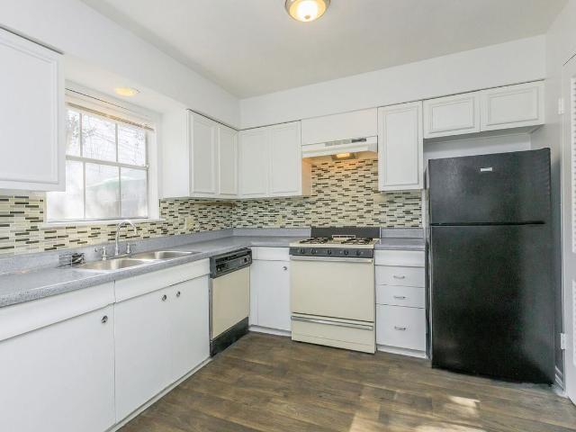 New England Village 2 Bedroom Apartment for Rent at 130 Melrose Pl, San Antonio, TX 78212