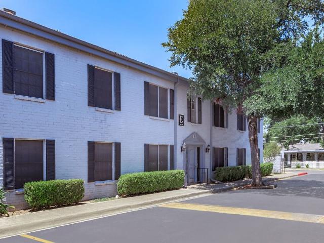 New England Village 2 Bedroom Apartment for Rent at 130 Melrose Pl, San Antonio, TX 78212