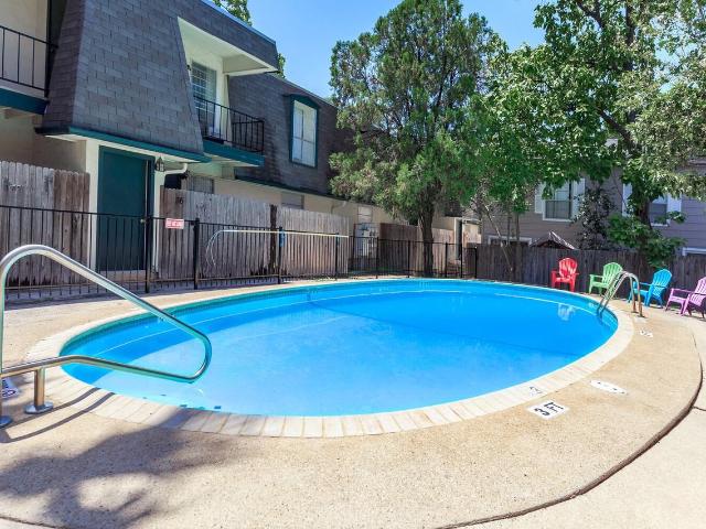 New England Village 2 Bedroom Apartment for Rent at 130 Melrose Pl, San Antonio, TX 78212