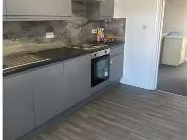 Deal! Flat to rent in North Street, Romford RM1