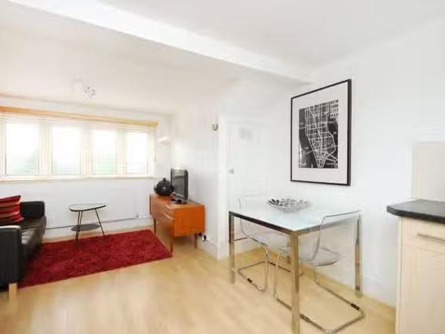 Deal! Flat to rent in Cambridge Gardens, North Kensington, Lon.